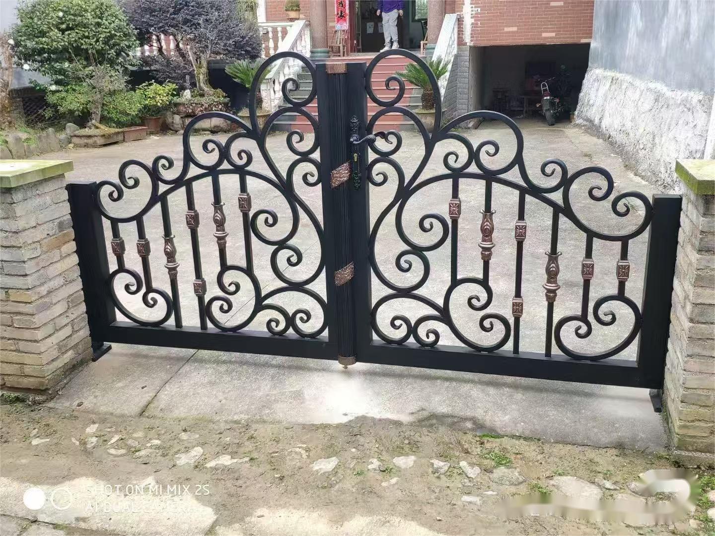 Decorative Double Iron Garden Gate - Rustic European Scroll Style for ...